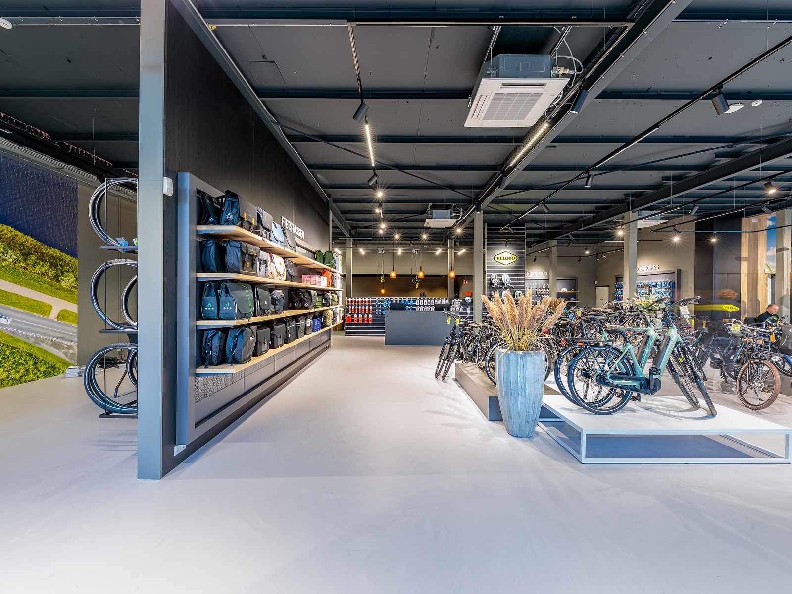 'Ik dacht dat de brand het einde van mijn winkel betekende' • Nieuws ...